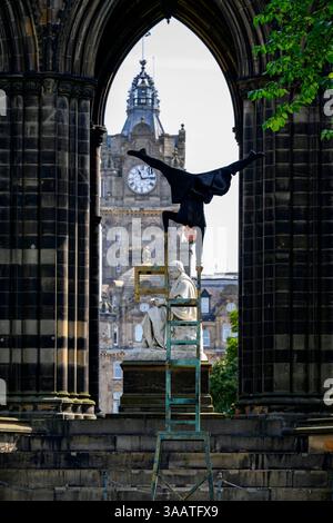 YOAH by Japanese circus company Cirquework performing at Scots Monument ...