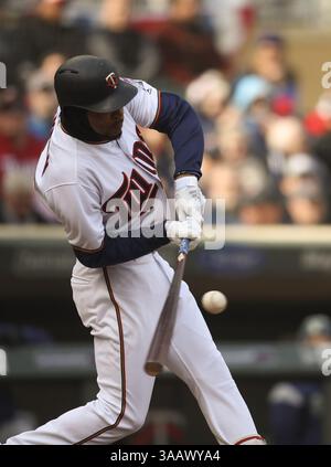 Minnesota Twins' Byron Buxton singles off Pittsburgh Pirates pitcher ...
