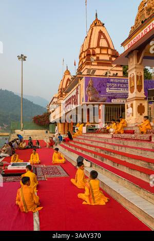 India, Uttarakhand, Rishikesh, Parmarth Niketan Ashram; statue of Lord ...