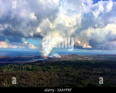 June 6, 2018 - Kapoho, HI, United States of America - Lava flows into ...