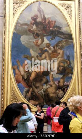 The Musaee du Louvre in Paris is one of the worlds's largest and best ...