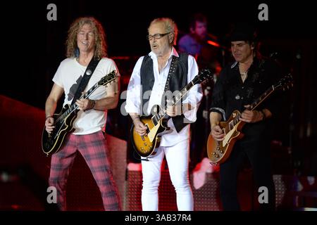 MIAMI, FL - MARCH 12: Mick Jones of Foreigner performs at The Magic ...
