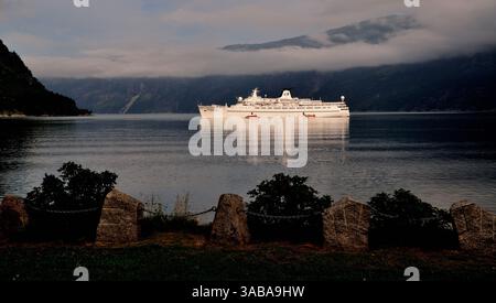 Cruise ship Princess Daphne anchored in the Hardangerfjord at Eidfjord ...
