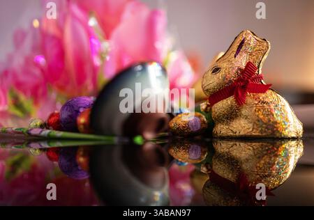 Chocolate Easter Bunny from Lindt, Gold Bunny Stock Photo - Alamy