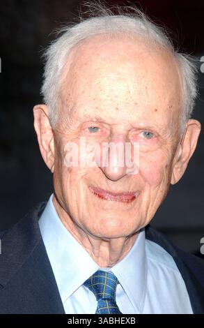 Manhattan District Attorney Robert Morgenthau, at news conference in ...