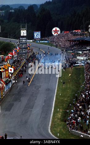 Jochen Rindt (AUT) Cooper T81 retired on lap fifty-seven with a blown ...