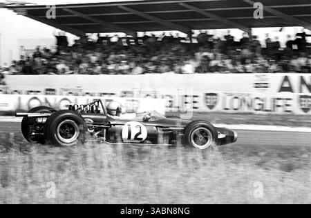 Jack Brabham (AUS) Brabham Repco BT19, took pole position but retired ...