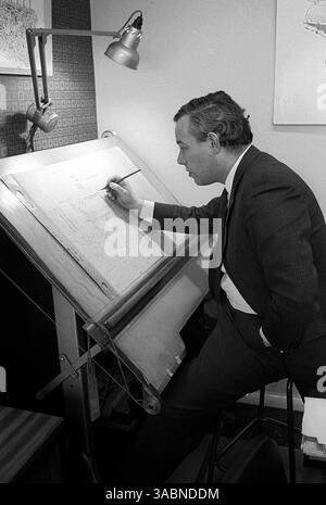 Keith Duckworth designer of the Ford Cosworth DFV V8 Formula 1 engine ...