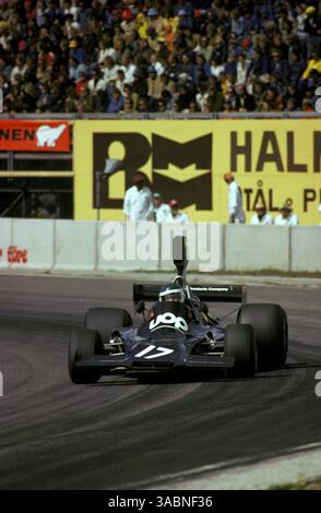Jean-Pierre Jarier (FRA) Shadow DN5 took his second pole position in ...