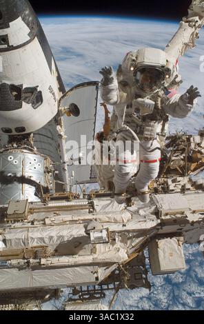 Jun 13, 2007 - Space Station, Outer Space - Astronauts STEVEN SWANSON ...