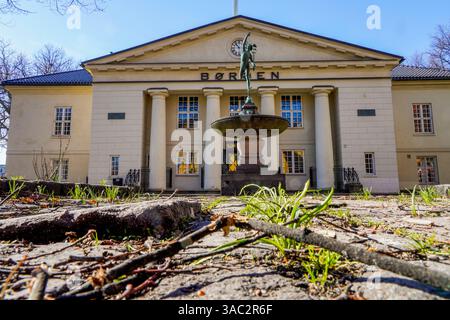 U.S. President Donald Trump introduces Judge Amy Coney Barrett as his ...