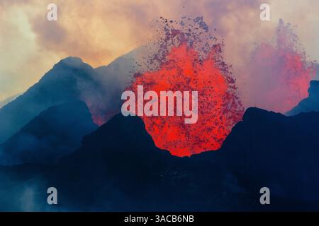 Reykjavik, Iceland. The Bardarbunga Volcano erupts spitting hot lava ...