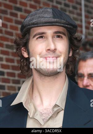 Apr 30, 2008 - New York, NY, USA - MICHELLE TRACHTENBERG on the set of ...