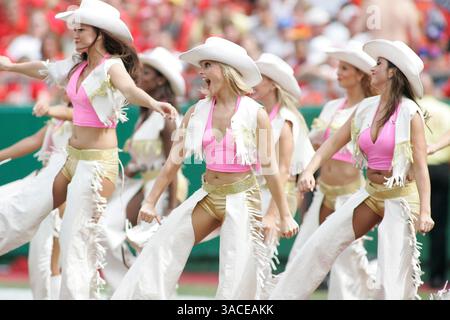 Kansas City Chiefs cheerleaders perform during an NFL pre-season ...