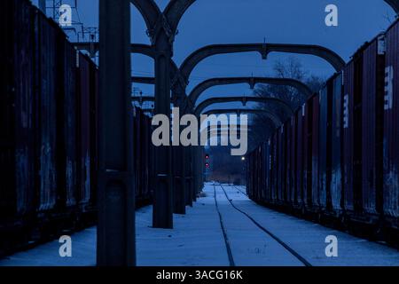 Historic catenary arches over train tracks Stock Photo - Alamy