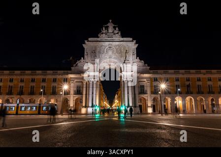 Iconic commercial square and the Rua Augusta Arch at night, Portugal ...