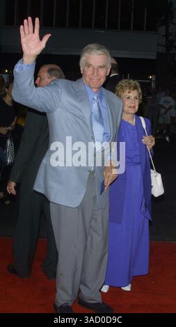 Charlton Heston at the New York premiere of The Ten Commandments (01 ...