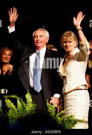Kentucky First Lady Jane Beshear joins Adjutant General Edward W ...