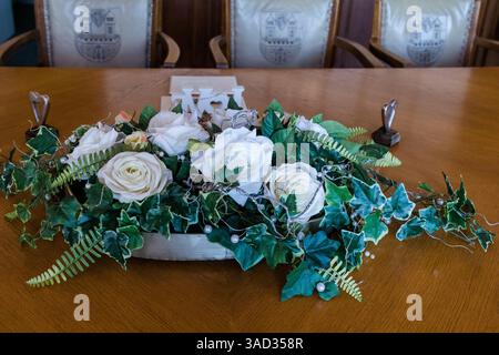 The festively decorated wedding hall in Lauenburg Castle Stock Photo ...