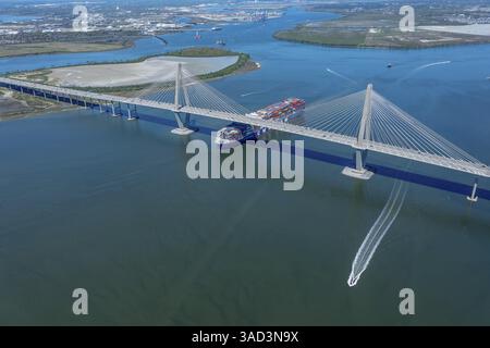 The Arthur Ravenel Jr. Bridge that connects Charleston to Mount ...