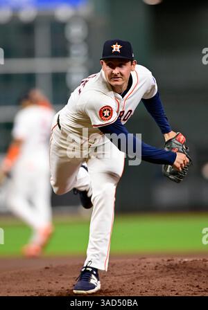 San Francisco Giants pitcher Hayden Birdsong (60) throws to a Texas ...