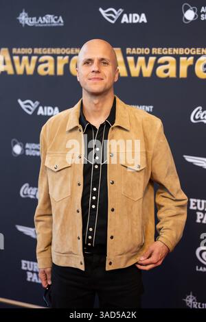 Rust, Germany. 04th Apr, 2025. Milow, singer, stands on the red carpet ...