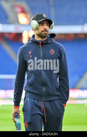 Nicolas Vouilloz (FC Basel, #03) foult Nikolas Muci (Grasshopper Club ...