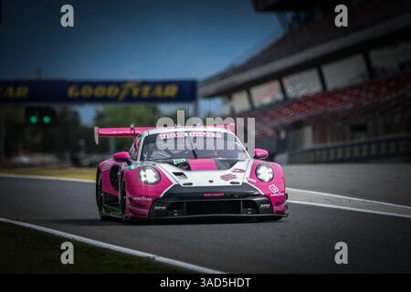 #85 IRON DAMES (ITA) Porsche 911 GT3 R LMGT3 driven by Célia Martin (Fra)/Sarah Bovy (Bel ...