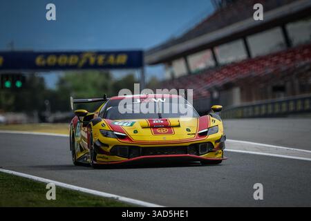 #66 JMW MOTORSPORT (GBR) Ferrari 296 LMGT3 driven by Scott Noble (Usa)/Jason Hart (Usa ...