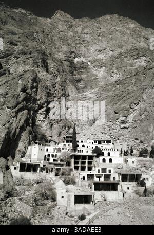 Jul 05, 1994; Yazd, IRAN; Pir-e-Sabz is one of the Zoroastrian shrines ...