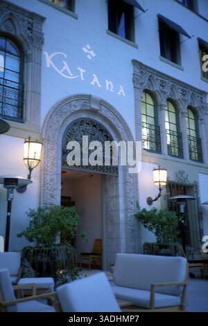 Feb 14, 2002; Los Angeles, CA, USA; Brad Pitt reportedly spent $5,000 ...