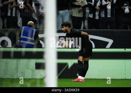 Yuri Alberto of Corinthians celebrates a goal during the match against ...