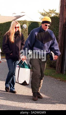 1997 - John F. Kennedy Jr and wife Carolyn Bessette Kennedy The Kennedy ...