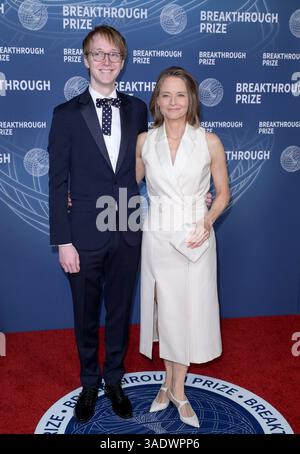 Santa Monica, CA. 02MAR2025: Jodie Foster & Kit Bernard Foster at the ...