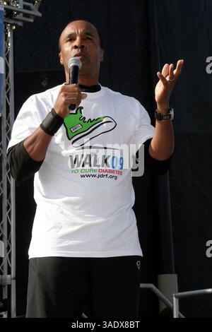 I14520CHW .Celebrities Support ''Thirst For Life'' And Join The 2009 ...