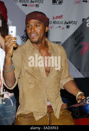 Singer MAXWELL arriving at the 2003 Video Music Awards held at Radio ...