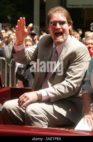 Baseball Hall of Famer Wade Boggs and his wife Debbie participate ...