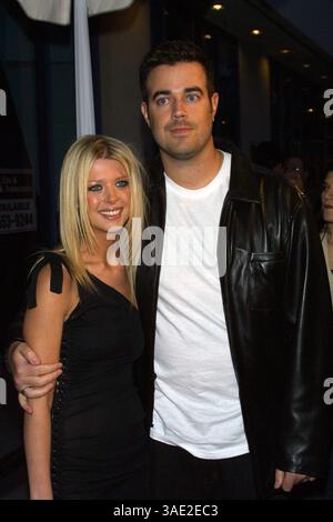 2001 Carson Daly Tara Reid John Barrett/PHOTOlink.net Stock Photo - Alamy
