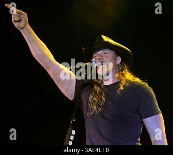 Country singer Trace Adkins appears with the Miami Dolphins ...