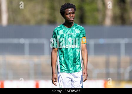 Wesley Adeh (SV Werder Bremen U19, 6), Justin Kai von der Hitz (1. FC K ...