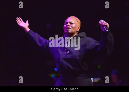 Miramar, Florida, USA. 05th Apr, 2025. Singer Tasha Cobbs in concert ...