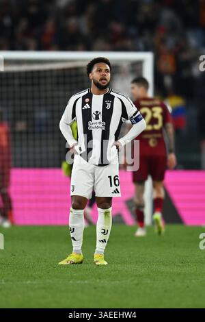 Weston McKennie participates at the Serie A 2025-2026 match between ...