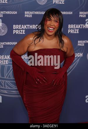 Lizzo attends the 11th Breakthrough Prize Ceremony at Barker Hangar on ...