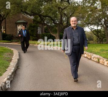 Nov. 07, 2011 - San Antonio, Texas, U.S. - Author SALMON RUSHDIE, who ...