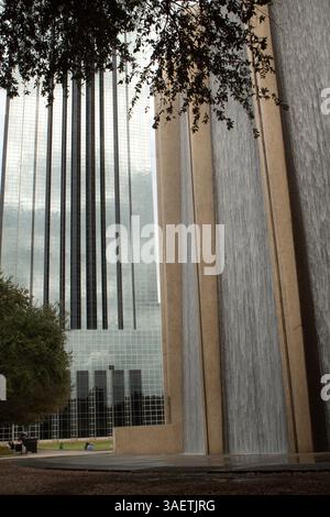 Gerald D. Hines Waterwall Park in Houston is a popular photo spot in ...