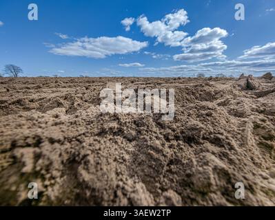 Delingsdorf, Germany. 06th Apr, 2025. View of a freshly plowed field ...