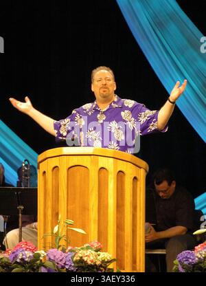Pastor Rick Warren speaks during the Southern Baptist Convention's ...