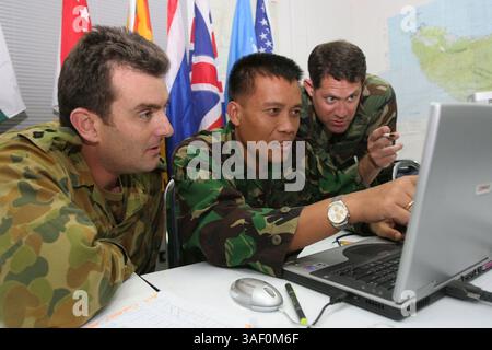 Feb 02, 2005; Utapao, Thailand; (left to right) Australian Army Lt. Col ...