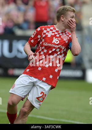 Jonathan Burkhardt fotografiert beim Fußball Testspiel FSV Frankfurt ...