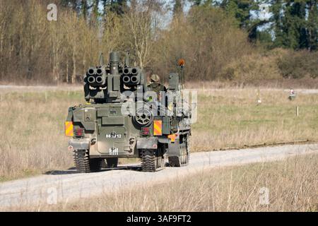 British Army Bulldog FV434 MRV towing a stricken Alvis Stormer ...